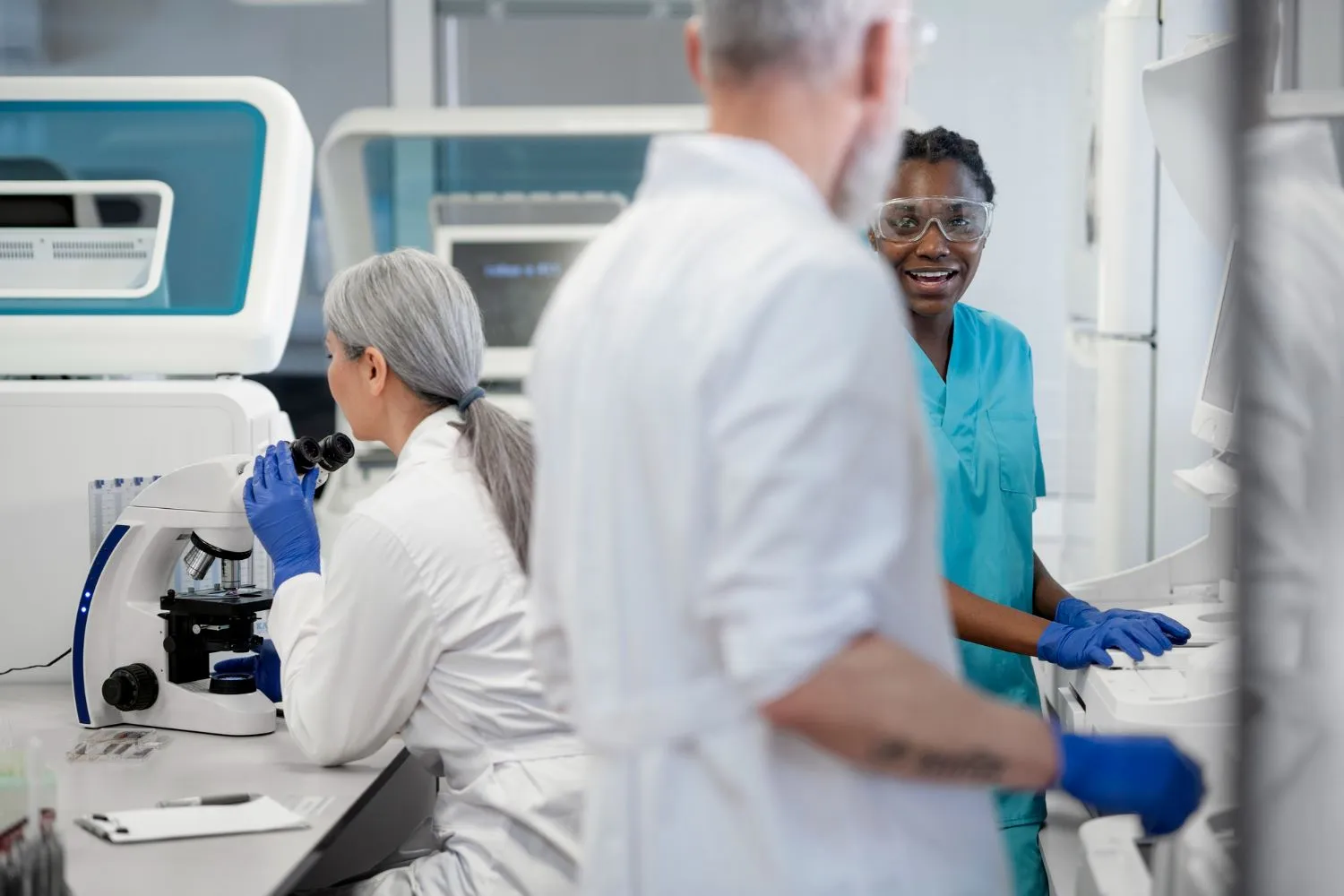 Medical Laboratory Assistant Diploma: Career Benefits and Advantages ...